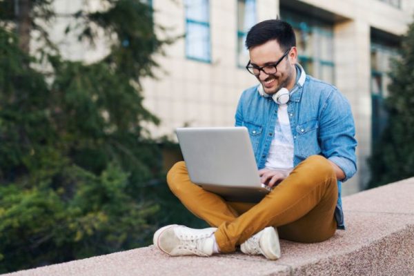 10 Pekerjaan Freelance yang Cocok Untuk Anak Sekolah dan Mahasiswa ...